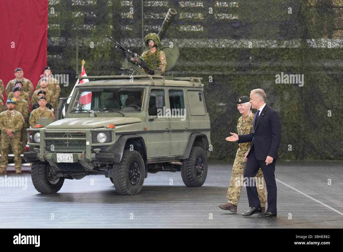 Canada Prime Minister Mark Carney walks Chief of the Defence Staff ...