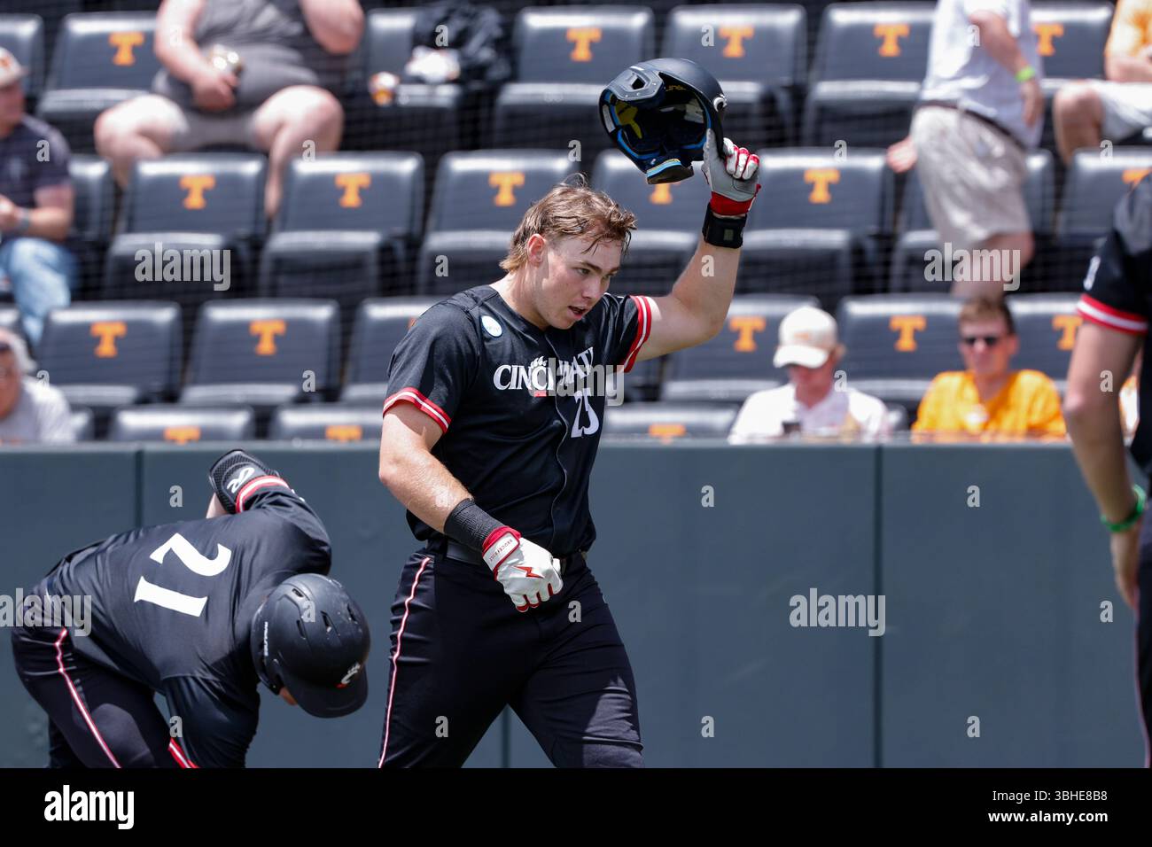 Cincinnati Bearcats first baseman Quinton Coats (25) after hitting a ...