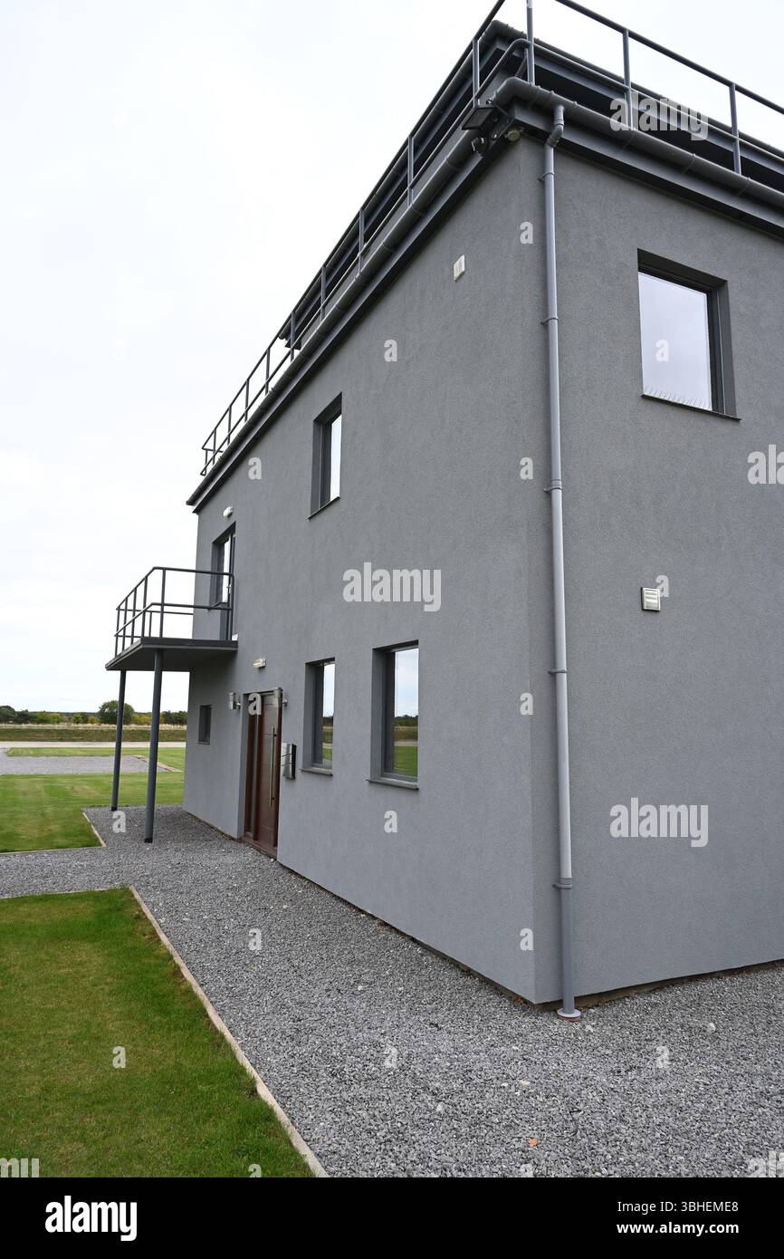 Former RAF Acaster Malbis watch office, ww2 military airfield control ...