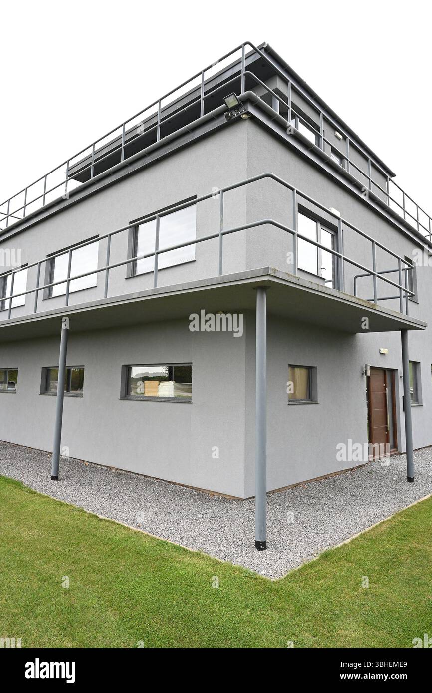 Former RAF Acaster Malbis watch office, ww2 military airfield control ...