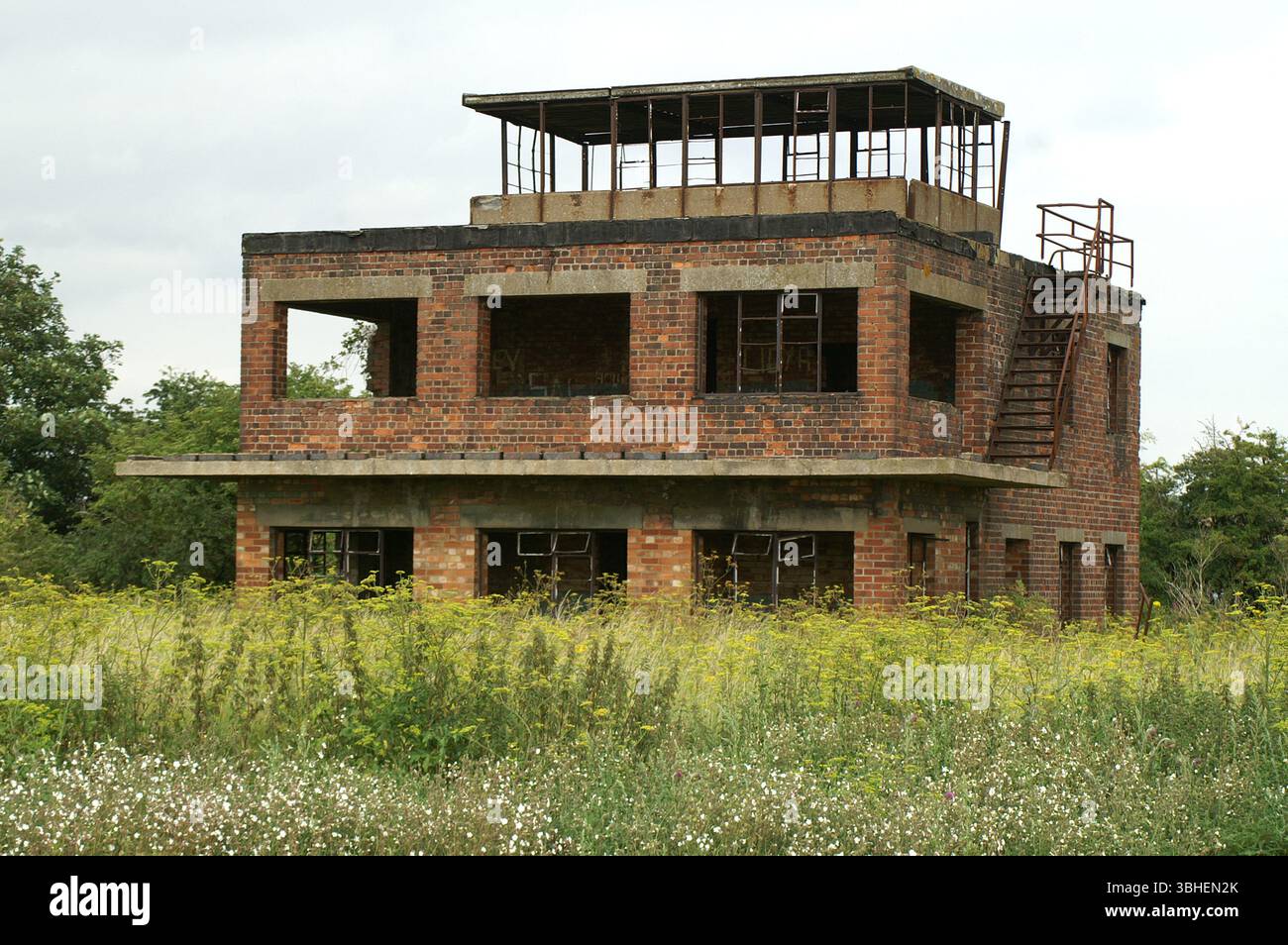 Former RAF Colby Grange watch office, ww2 military airfield control ...