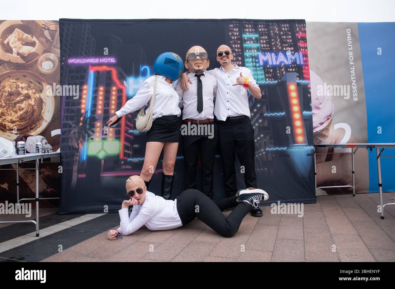 London, United Kingdom. 9th June 2025. A crowd of Pitbull fans in bald ...