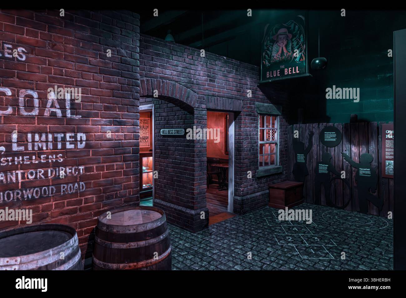 Cozy traditional pub on hi-res stock photography and images - Alamy