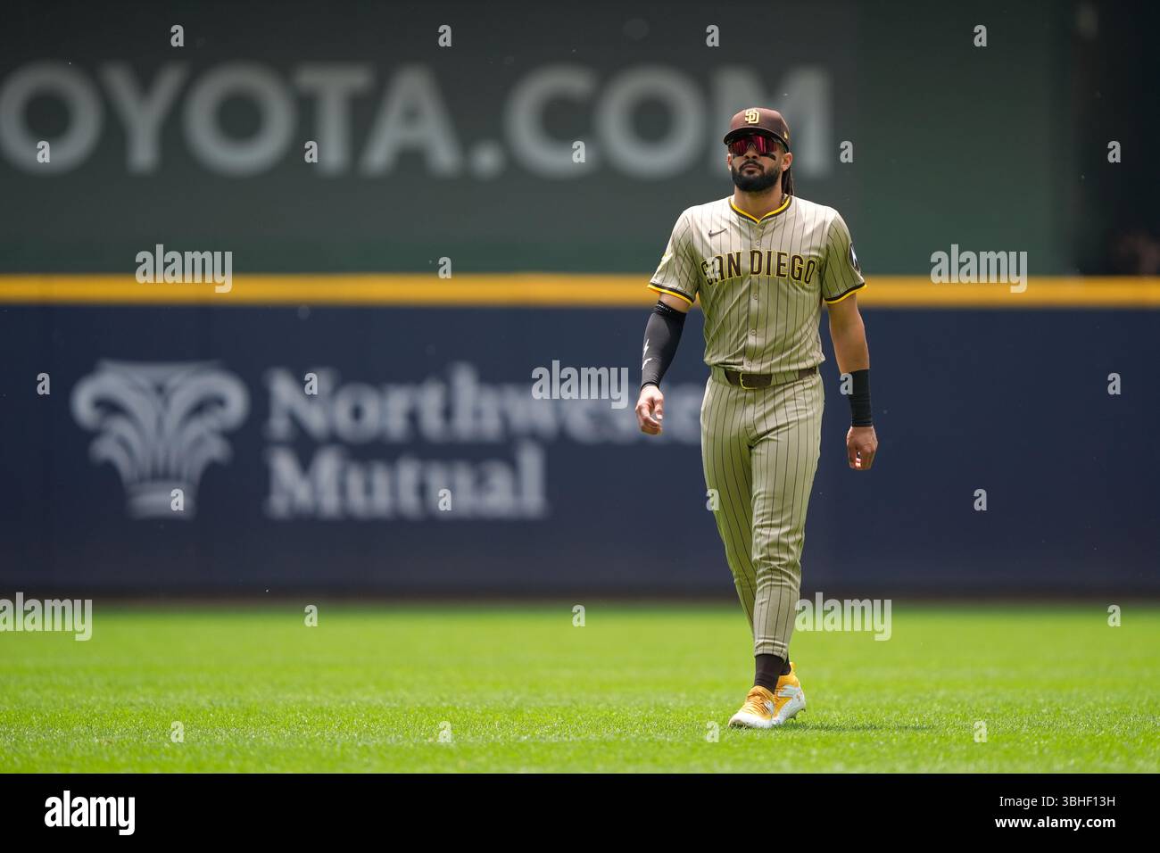 San Diego Padres' Fernando Tatis Jr. warms up before a baseball game ...