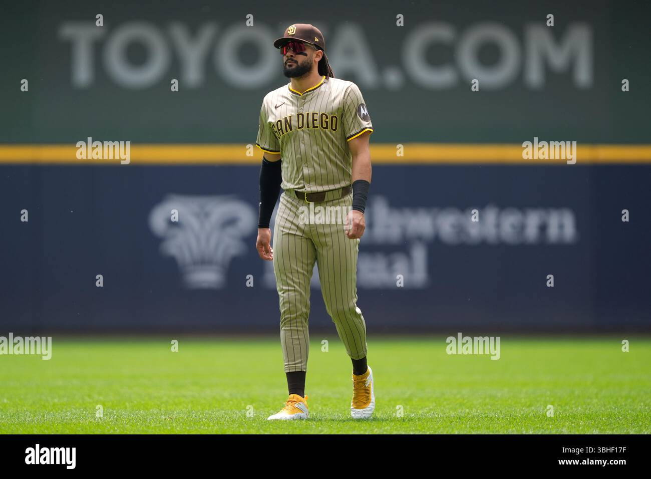 San Diego Padres' Fernando Tatis Jr. warms up before a baseball game ...