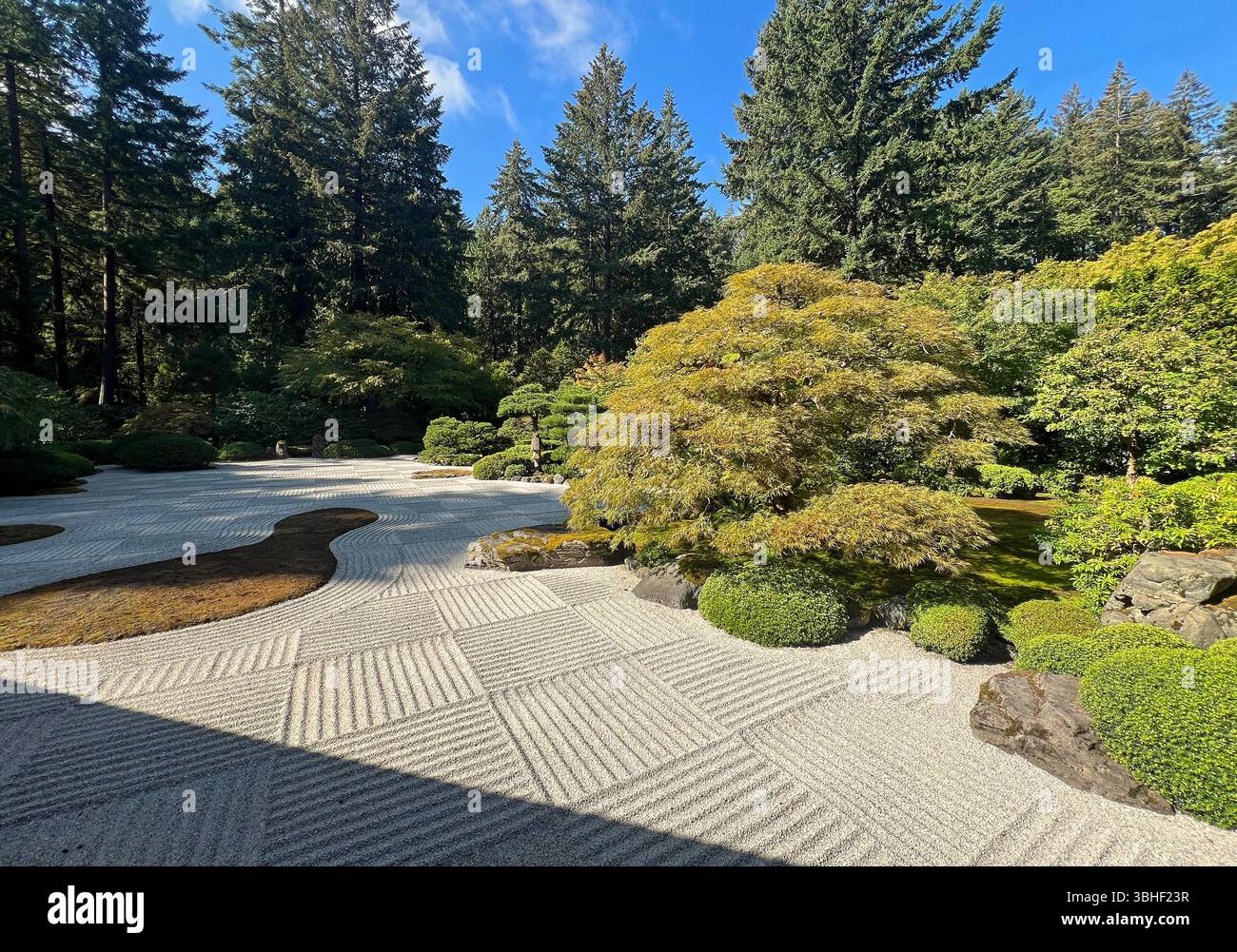 Flat Garden landscape, Portland Japanese Garden, Oregon Stock Photo - Alamy