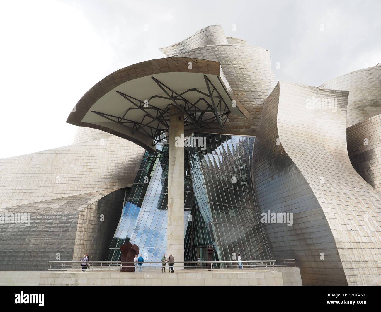 Architecture of the titanium-clad Guggenheim Museum by Frank Gehry in ...