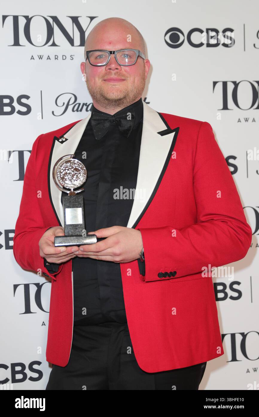 NEW YORK, NEW YORK - JUNE 08: Jack Knowles. Winners pose with their ...