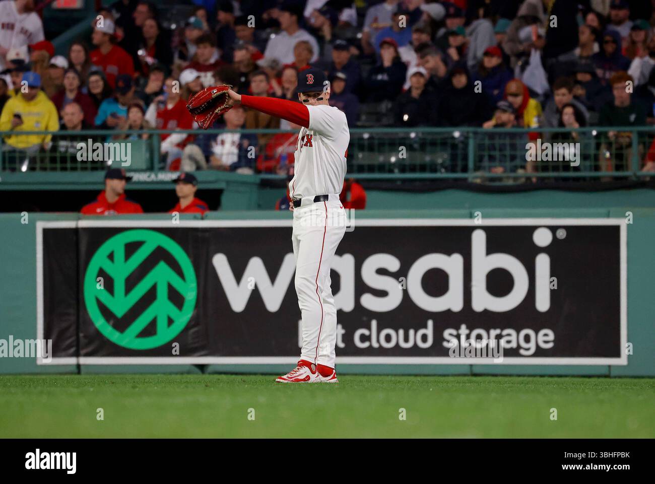 Boston Red Sox right fielder Roman Anthony reacts after committing a ...