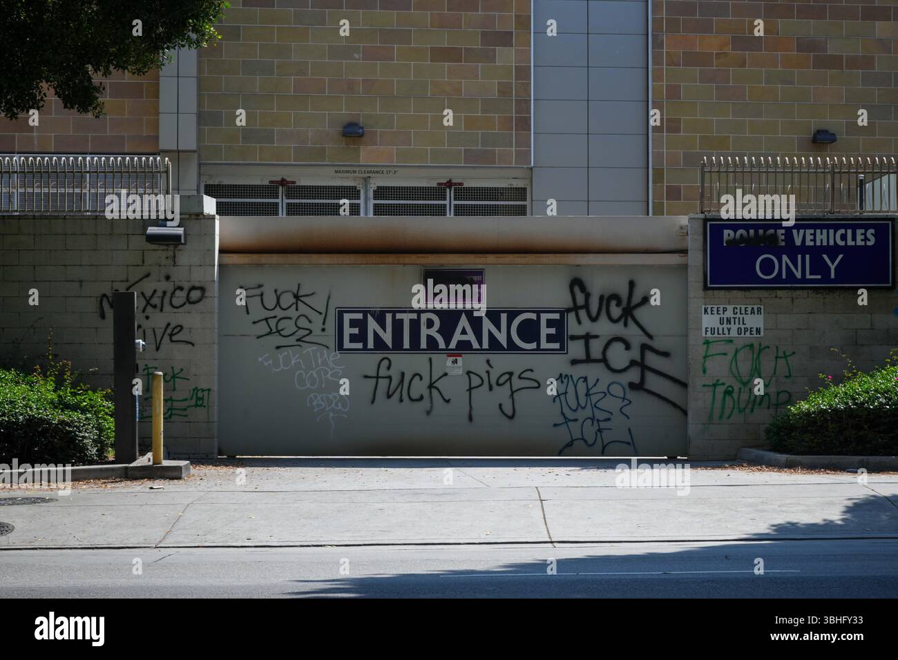 Graffiti near the Edward R. Roybal Federal Building in Los Angeles ...