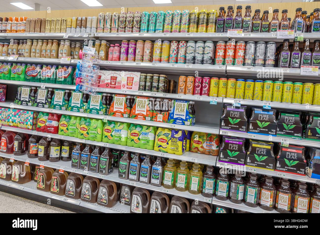 Packaged drinks aisle branding hi-res stock photography and images - Alamy