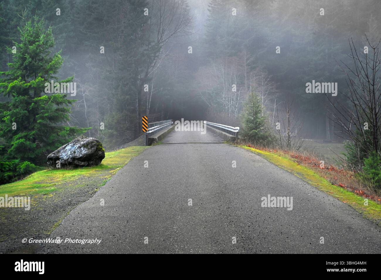 Lake Cushman Causeway Bridge Stock Photo - Alamy