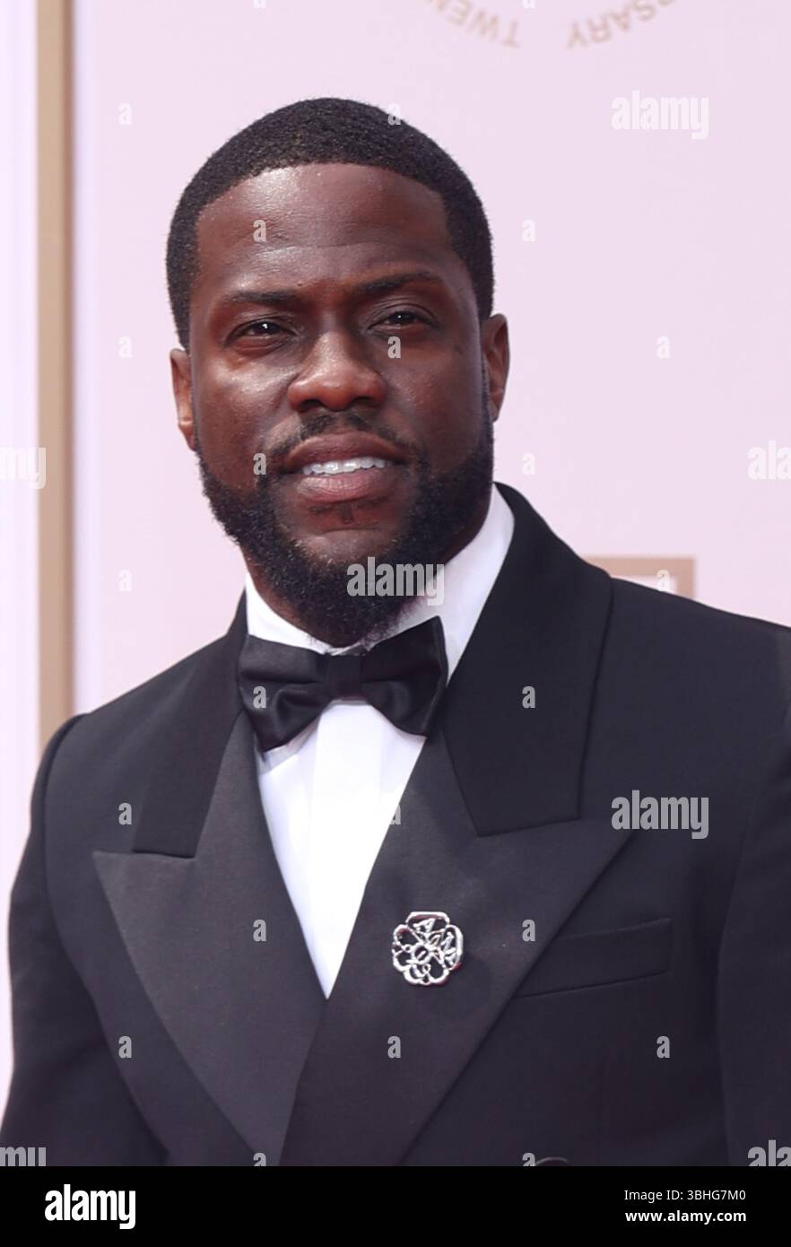 Los Angeles, Ca. 09th June, 2025. Kevin Hart at the 2025 BET Awards at ...