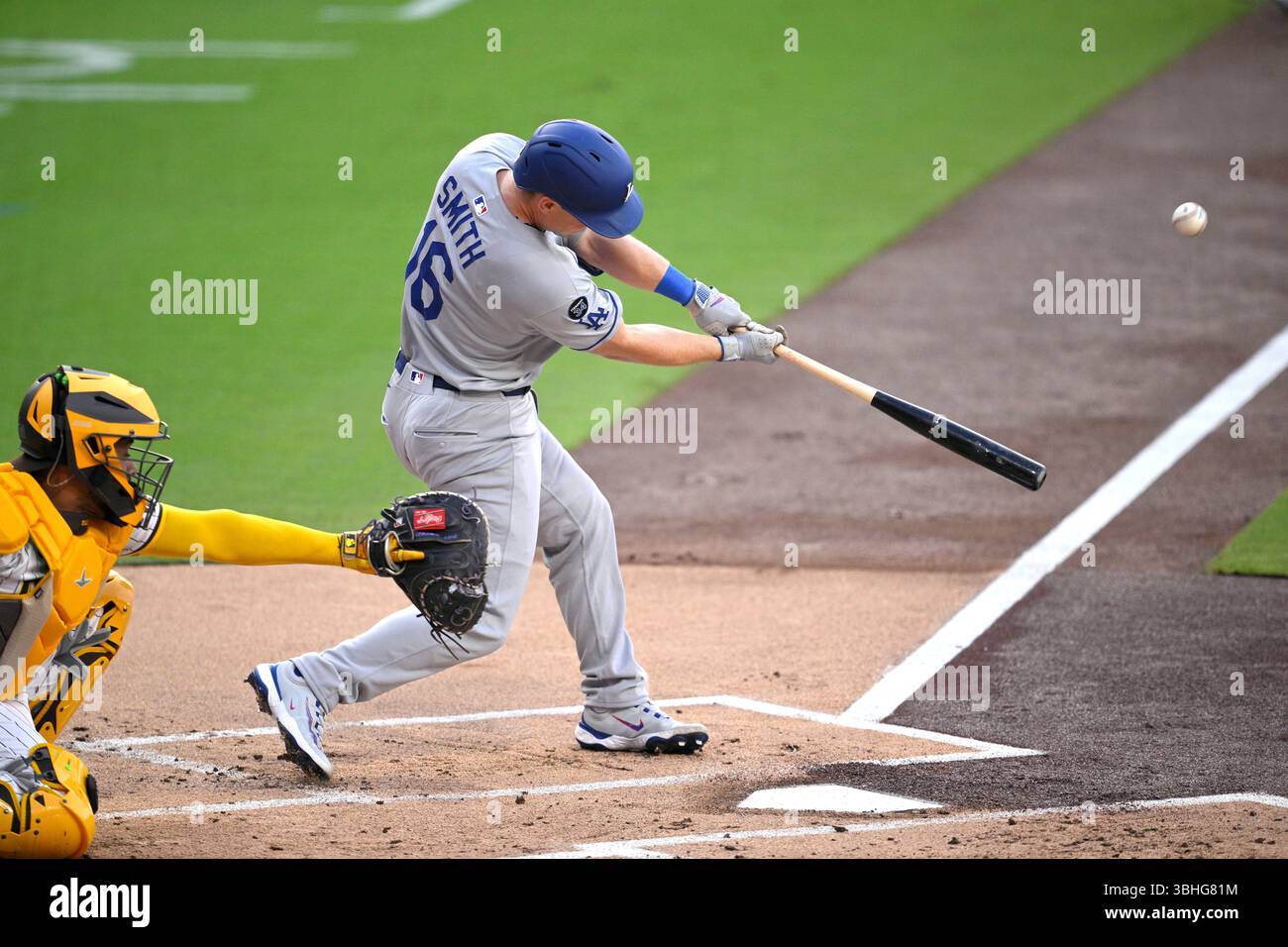 Los Angeles Dodgers' Will Smith (16) hits a sacrifice fly against the ...