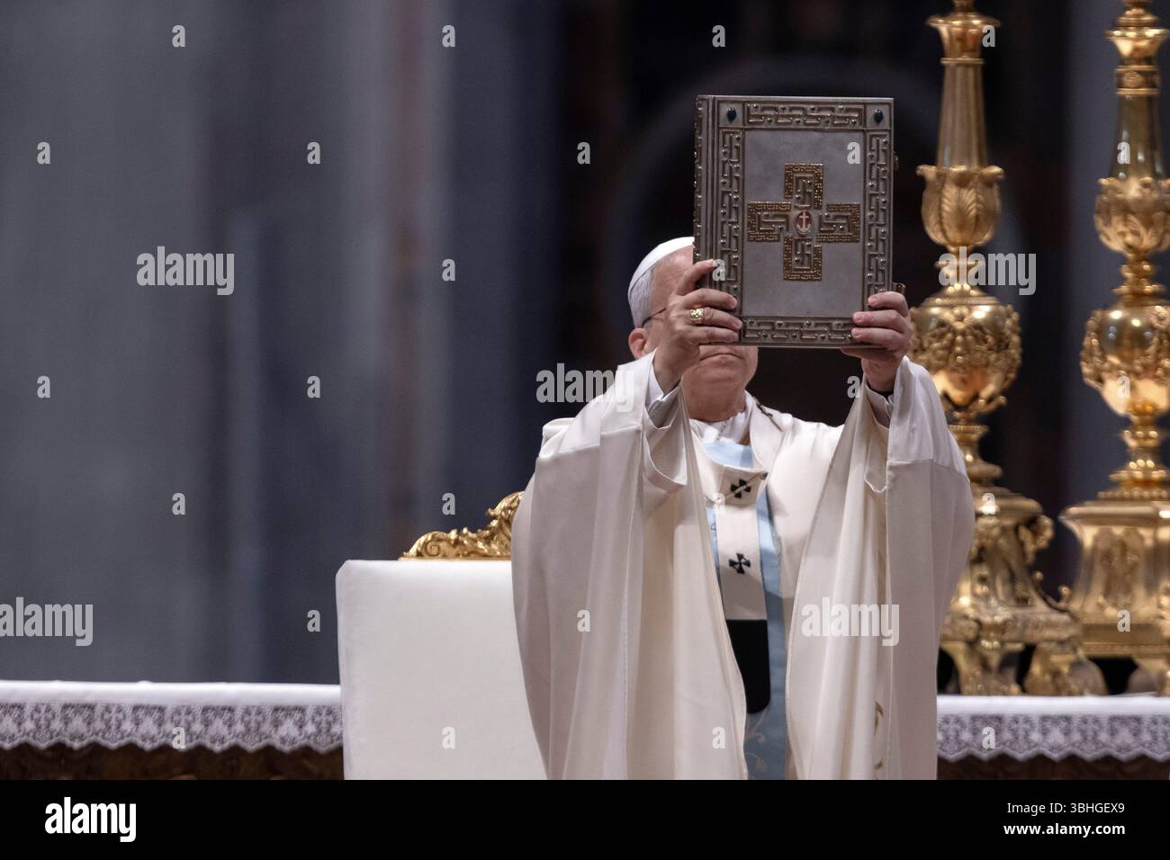 Pope leo xiv mass saint peters hi-res stock photography and images - Alamy