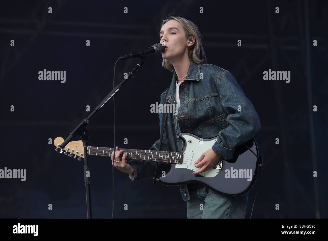 Amber Mary Bain, known as the Japanese House, performs during the ...