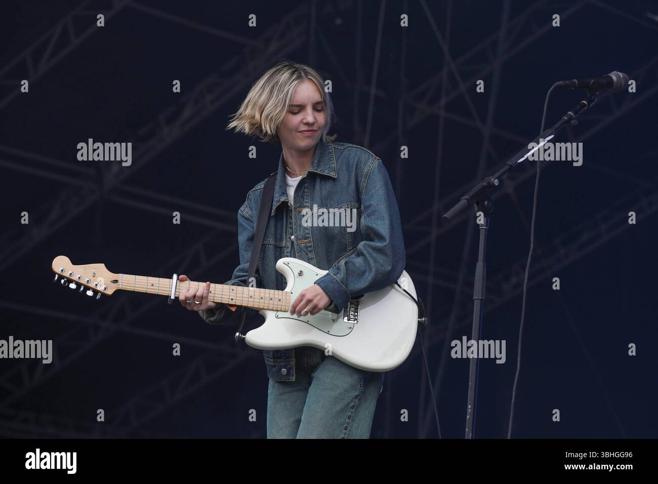 Amber Mary Bain, known as the Japanese House, performs during the ...