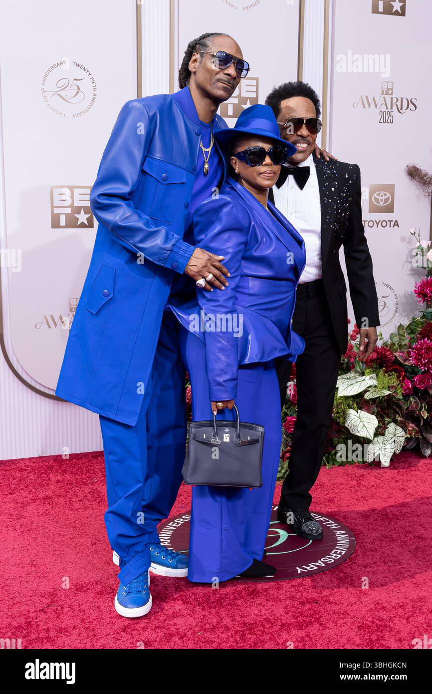 Los Angeles, USA. 09th June, 2025. Snoop Dogg, Shante Broadus and ...