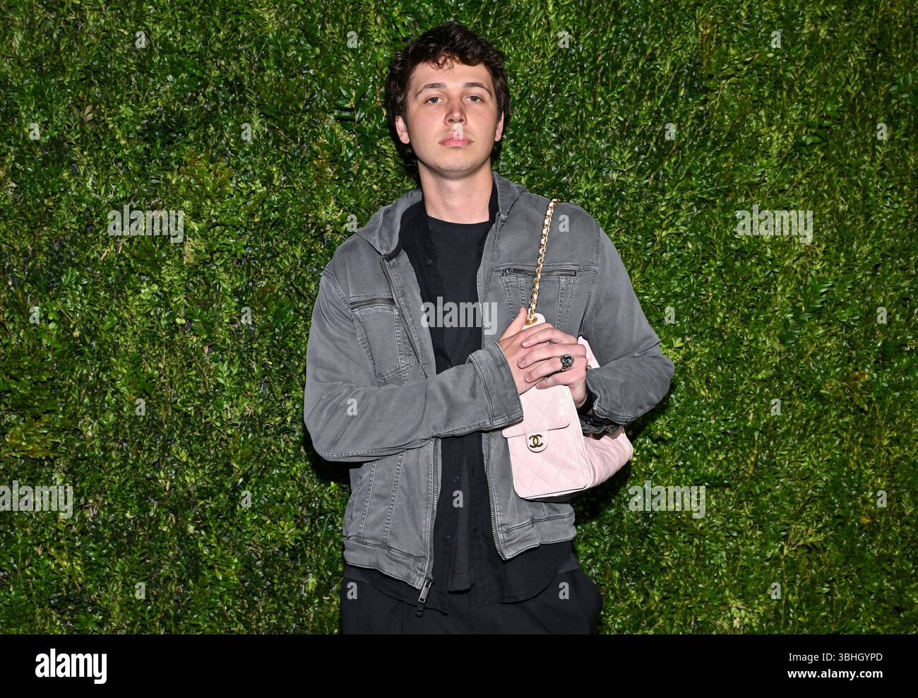 Sean Koons attends the 18th annual Tribeca Artists Dinner hosted by ...