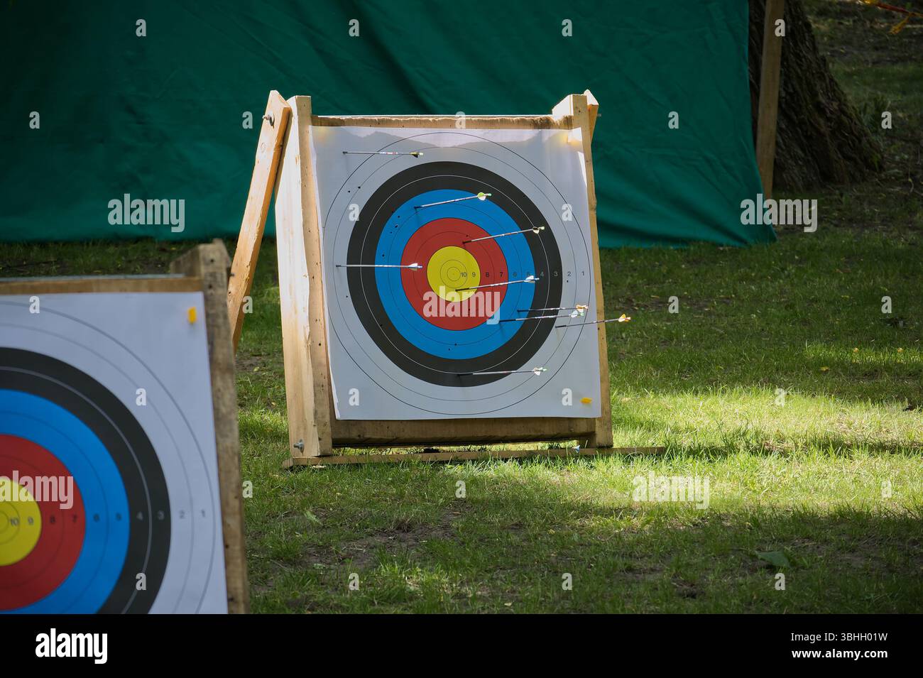 Outdoor archery range wooden hi-res stock photography and images - Alamy