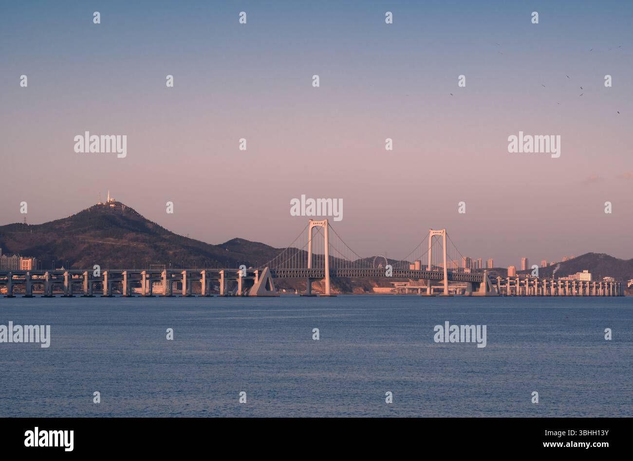 Dalian china bridge hi-res stock photography and images - Alamy