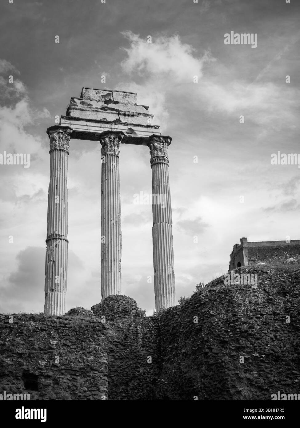 Remains ancient columns Black and White Stock Photos & Images - Alamy