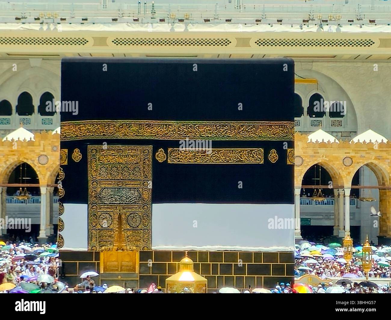 Mecca, Saudi Arabia, June 23 2024: the circumambulation of the grand ...