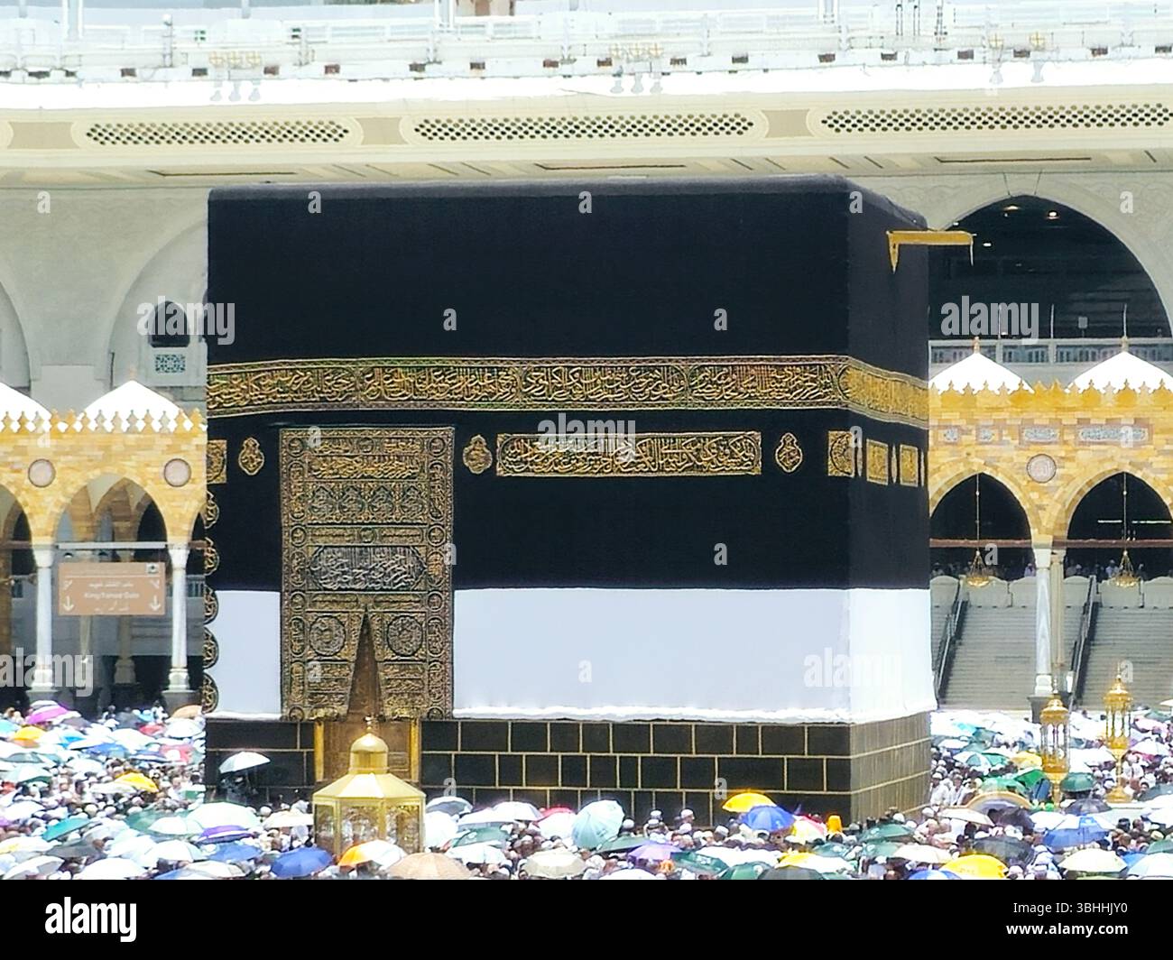 Mecca, Saudi Arabia, June 23 2024: the circumambulation of the grand ...