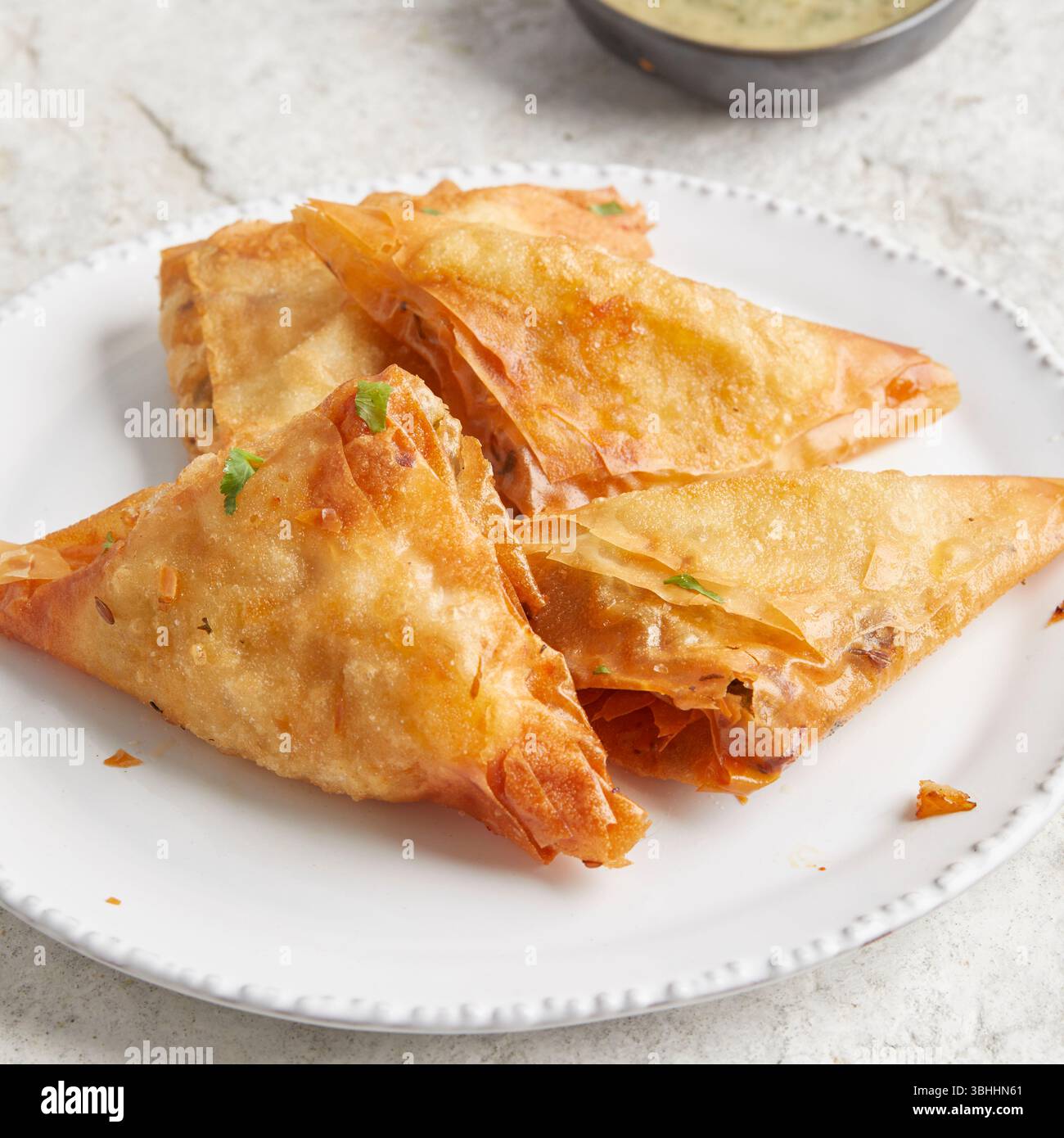Samosa sauce chutney hi-res stock photography and images - Alamy