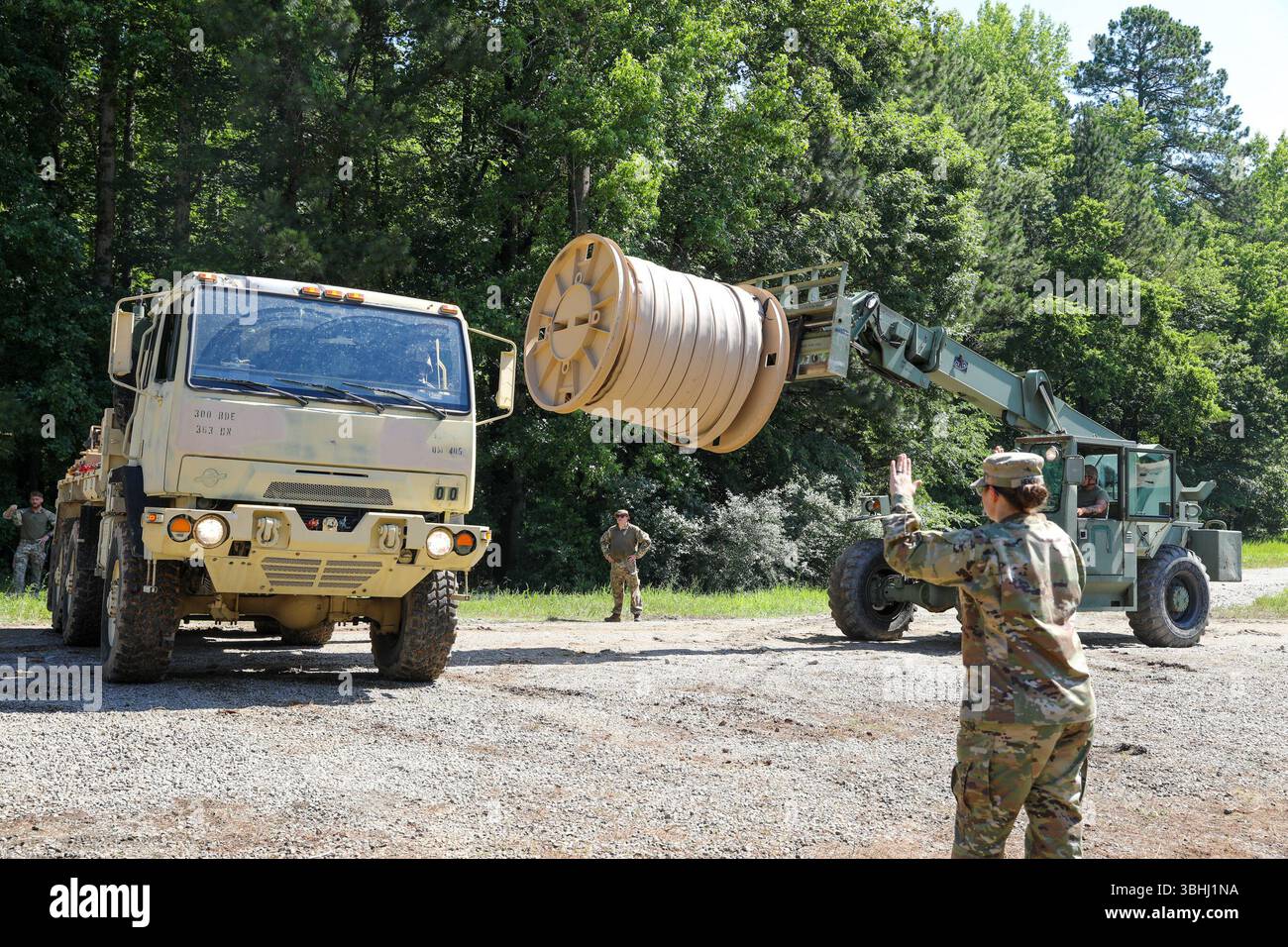U.S. Army Reserve Soldiers assigned to the 141st Quartermaster Company ...