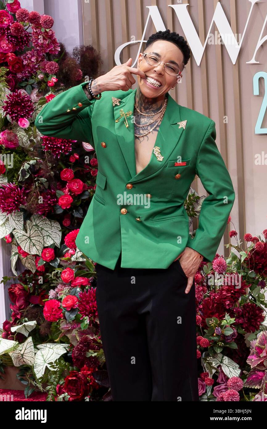 Carter the Body attends the arrivals of the “BET Awards 2025” at the ...