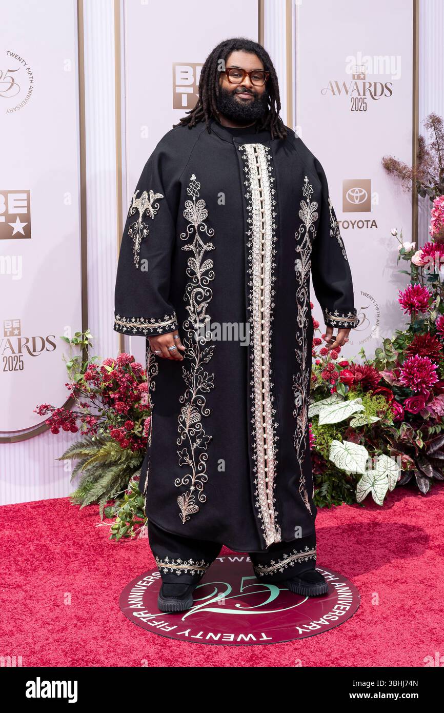 Los Angeles, USA. 09th June, 2025. Elmiene attends the arrivals of the ...