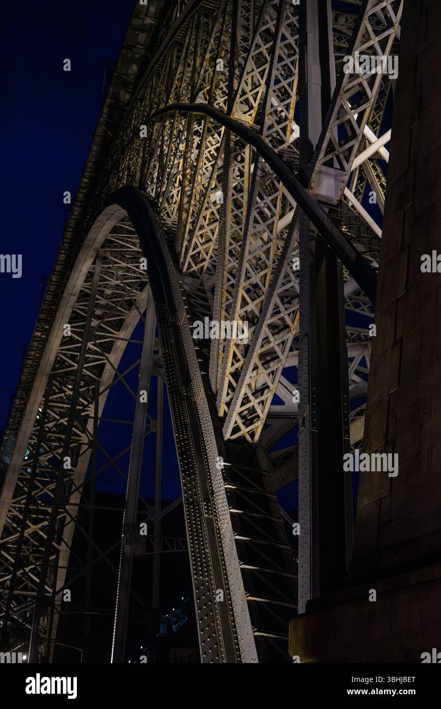Porto, Portugal. Architectural details of the Don Luis I Bridge in ...