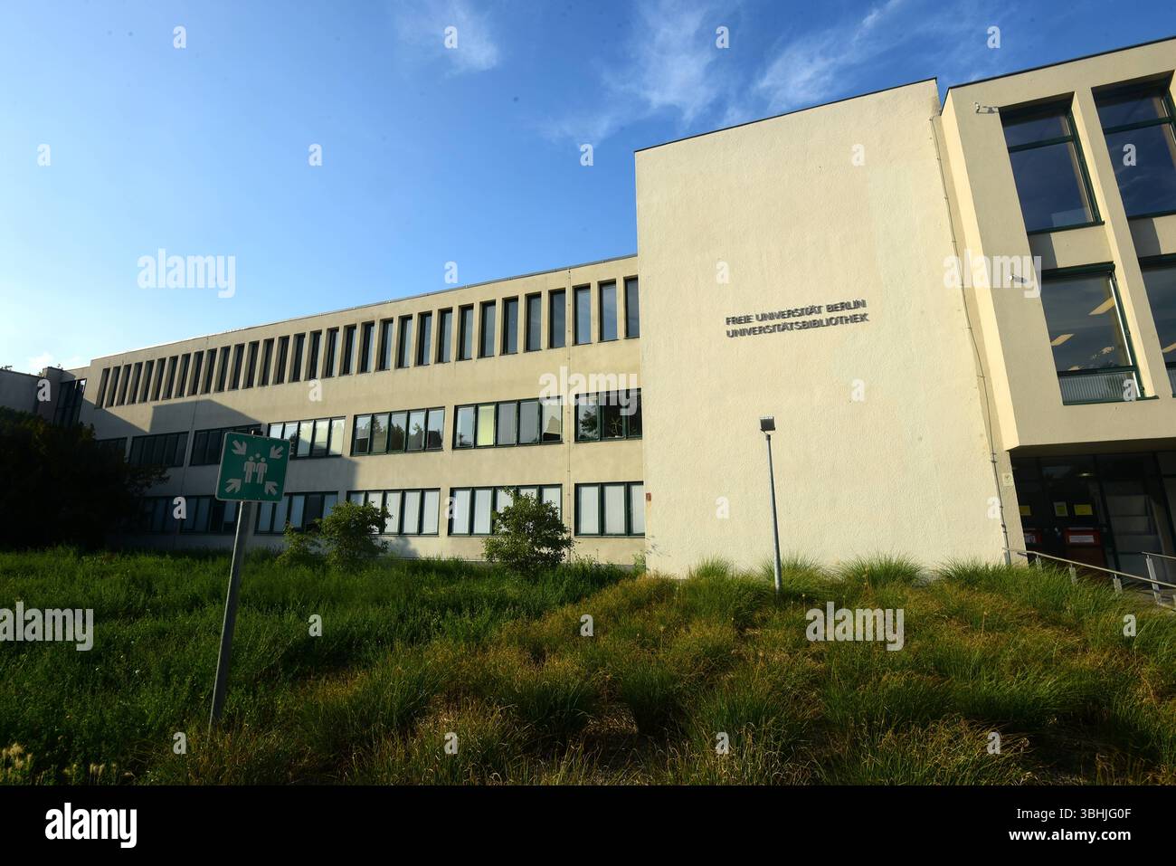 Der Henry-Ford-Bau der Freien Universität Berlin beherbergt die ...