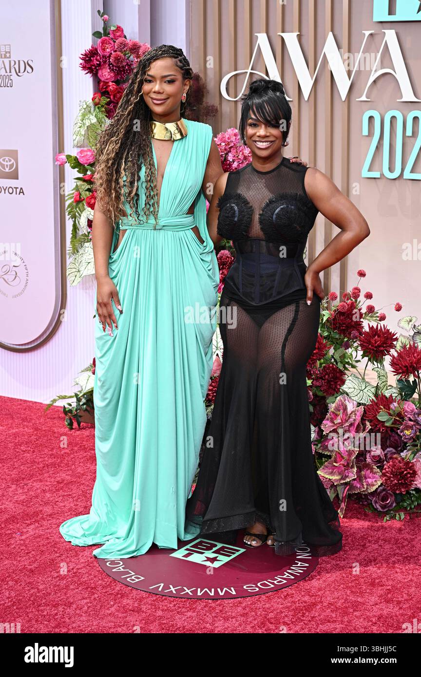 Kandi Burruss mit Tochter Riley Burruss bei der Verleihung der 25. BET ...