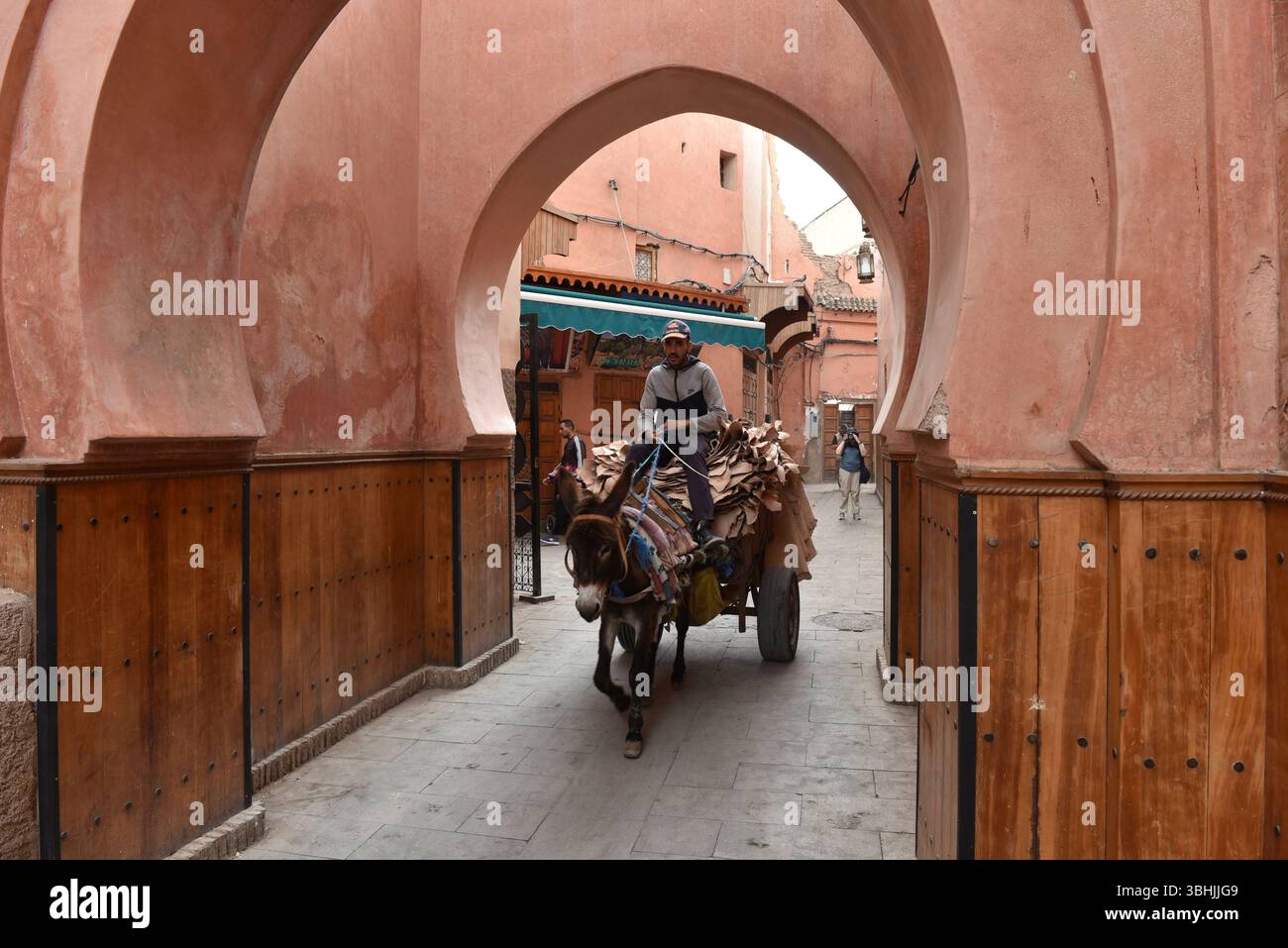 MARRAKESH, MOROCCO - MAY 28, 2025: Tourists visiting Marrakesh old ...