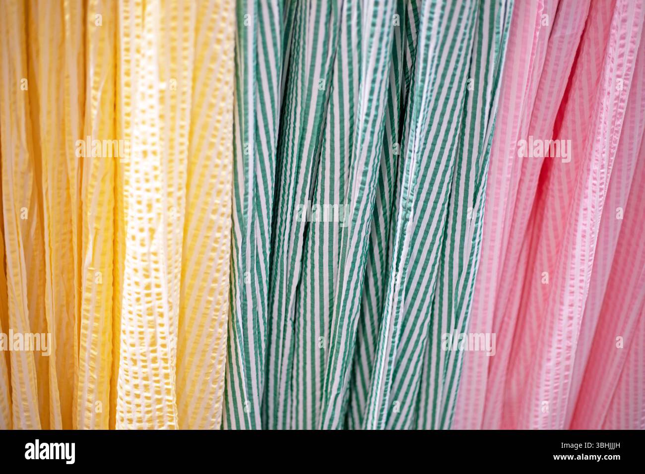 fashionable colors and textures of the year in modern clothes this year ...