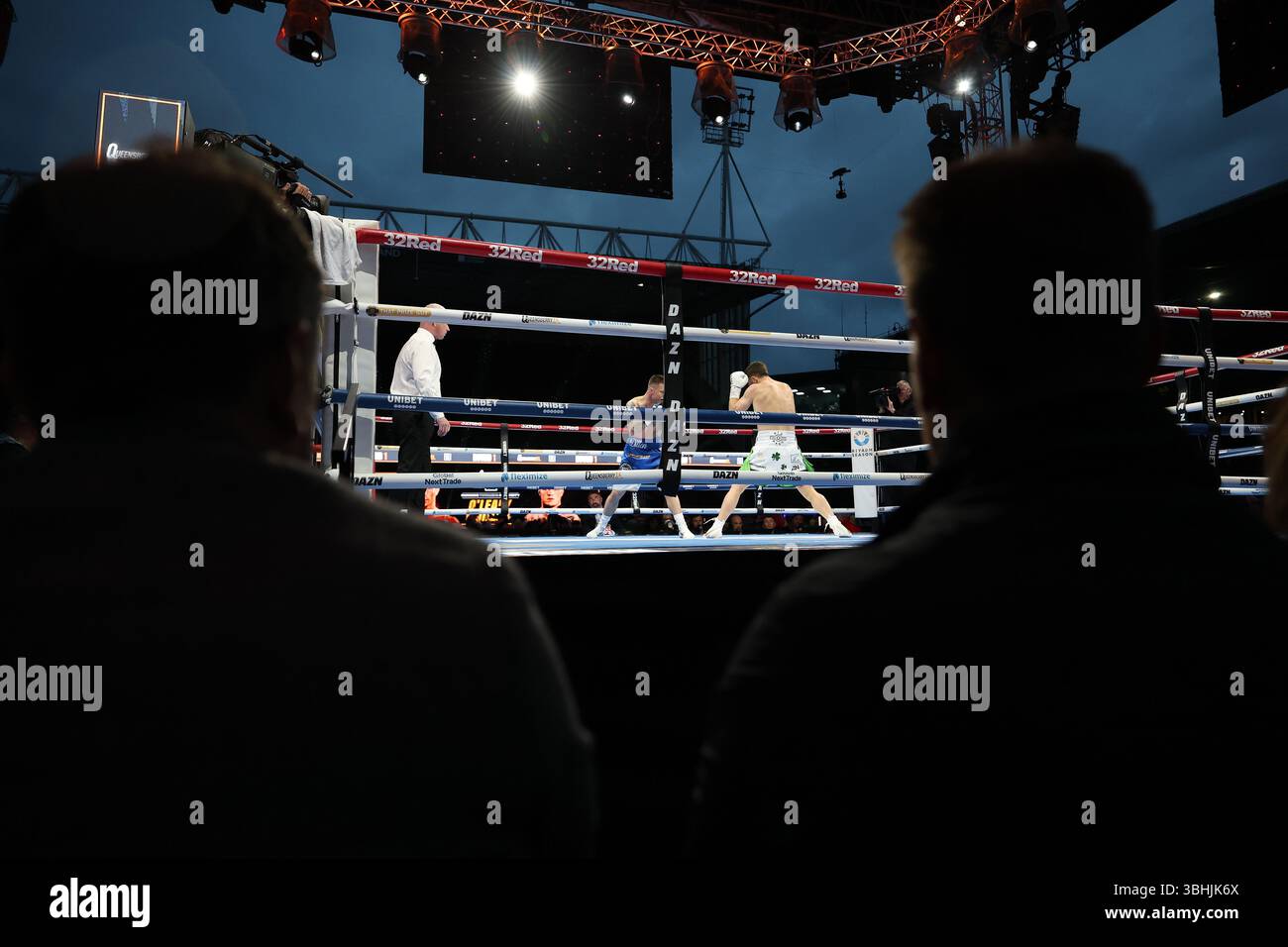 Liam Dillon v Pierce O'Leary - Fabio Wardley v Justis Huni, Heavyweight ...