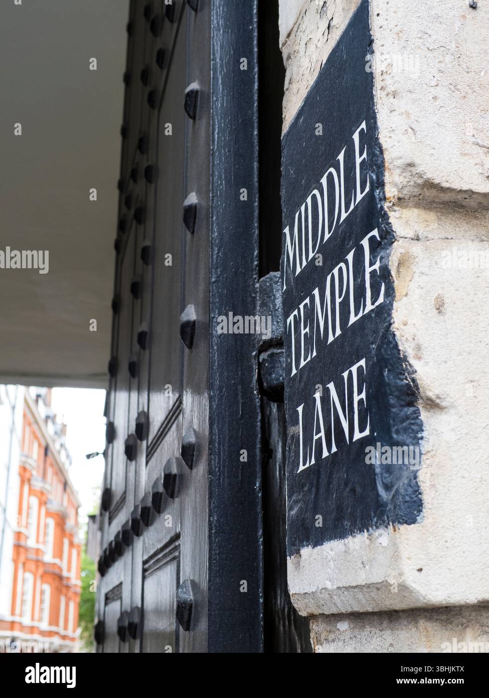 Middle Temple Lane, The Temple, (home of the Knights Templar) The City ...
