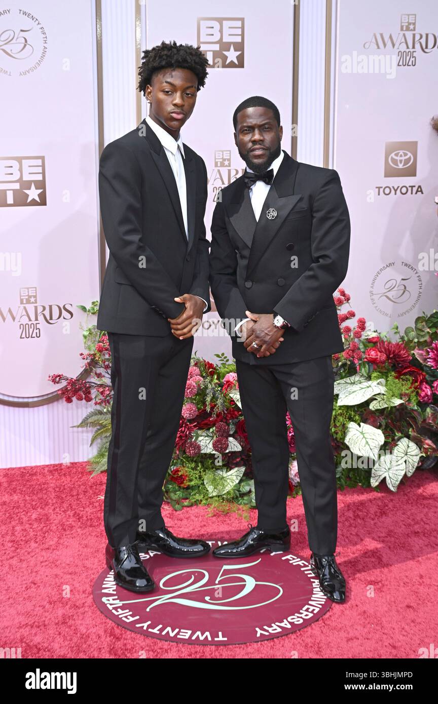Kevin Hart mit Sohn Hendrix Hart bei der Verleihung der 25. BET Awards ...