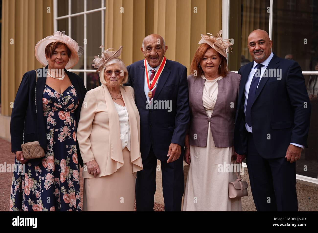 Rugby league star Billy Boston, with family members, wife Joan, son ...