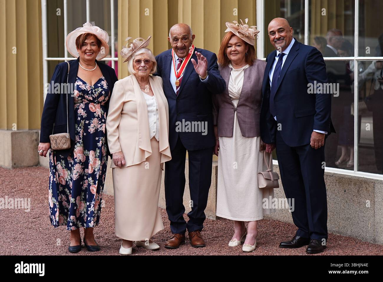 Rugby league star Billy Boston, with family members, wife Joan, son ...
