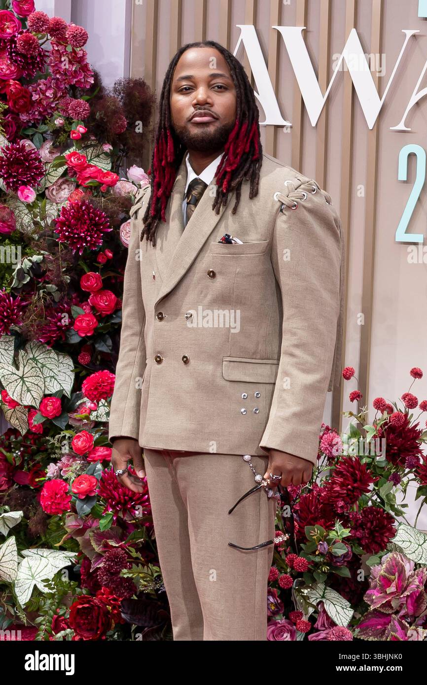 Leon Thomas attends the arrivals of the “BET Awards 2025” at the ...