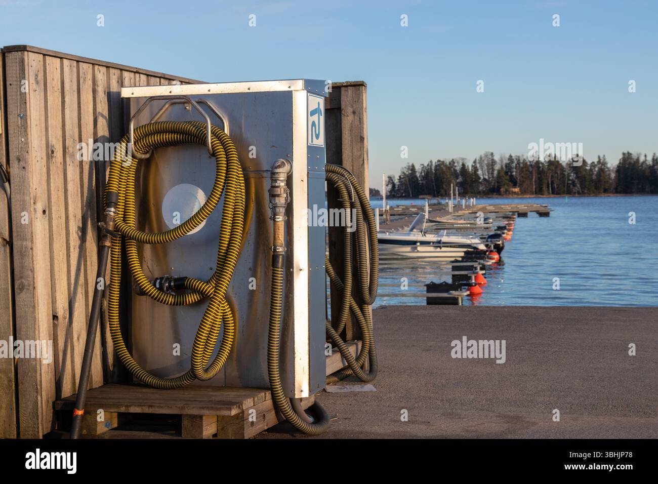 Sewage treatment for waste from leisure boats. Septic, pump-out station ...