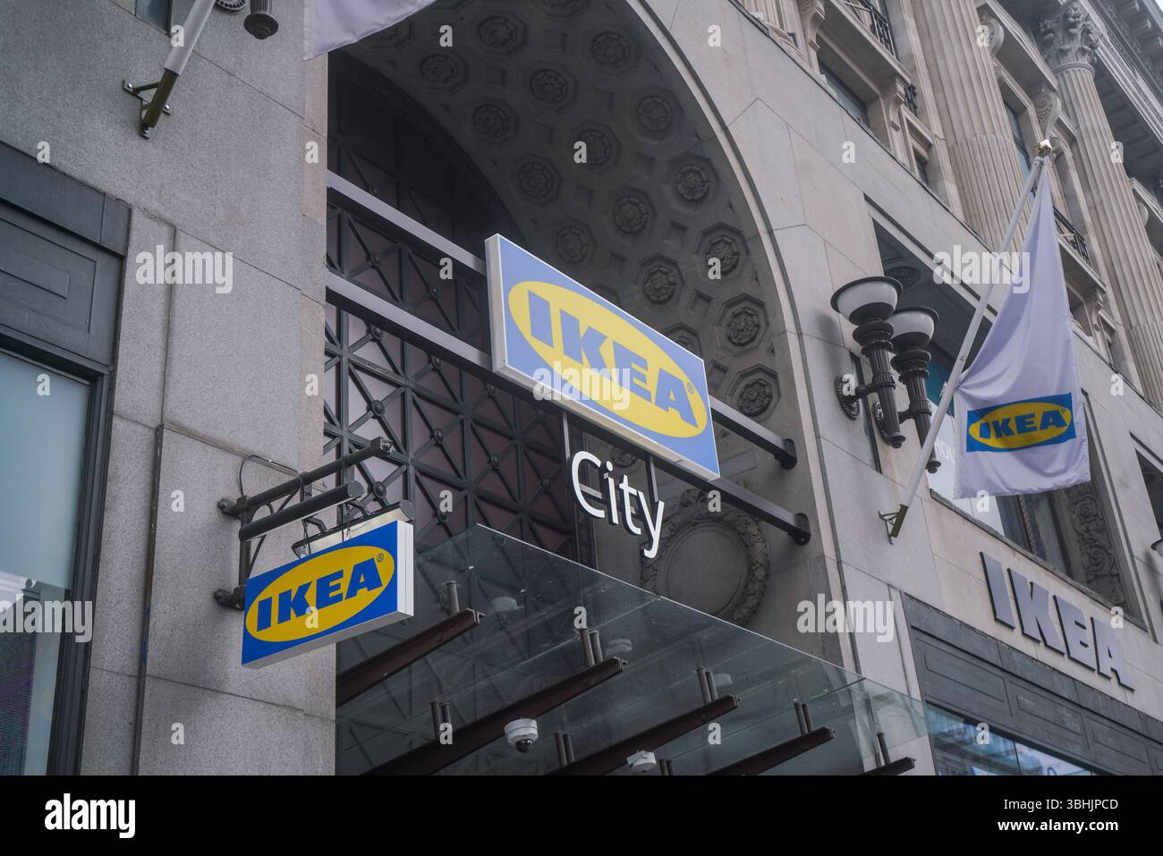 IKEA City store, Oxford Street, London Stock Photo - Alamy