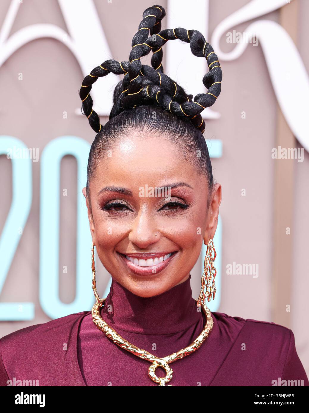 LOS ANGELES, CALIFORNIA, USA - JUNE 09: Mya wearing Michael Costello ...