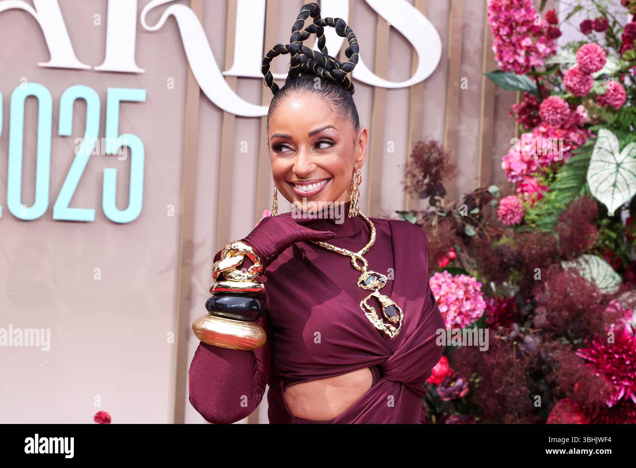 LOS ANGELES, CALIFORNIA, USA - JUNE 09: Mya wearing Michael Costello ...