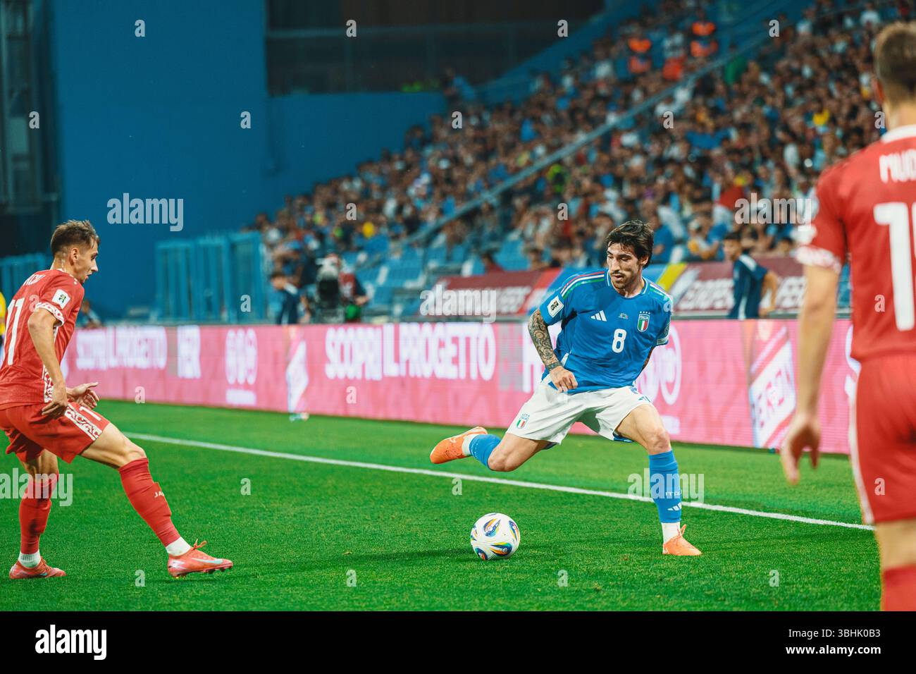 Italian player Sandro Tonali in action during the Italy-Moldova match ...