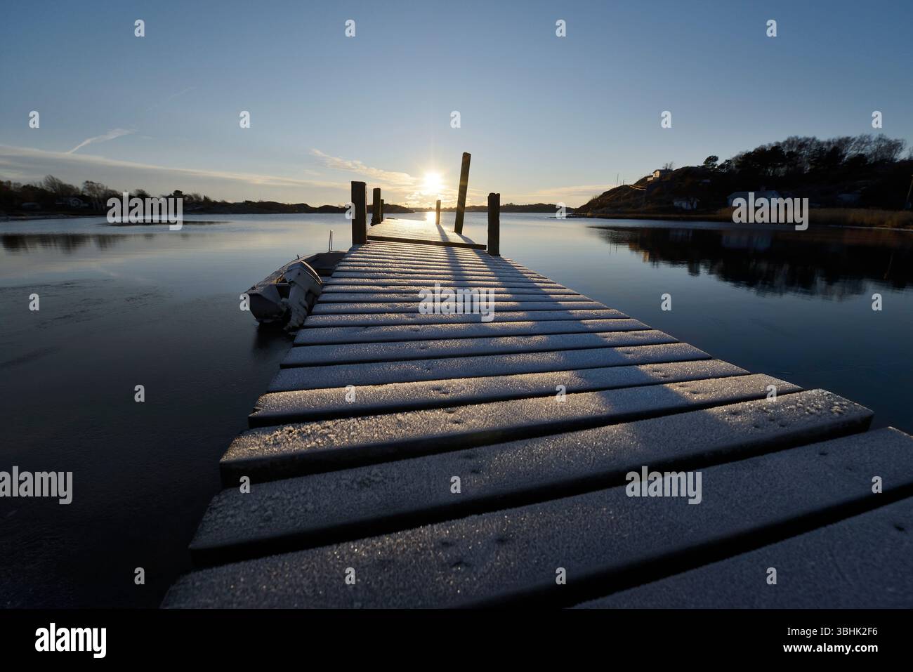 Covered jetty at harbor hi-res stock photography and images - Alamy
