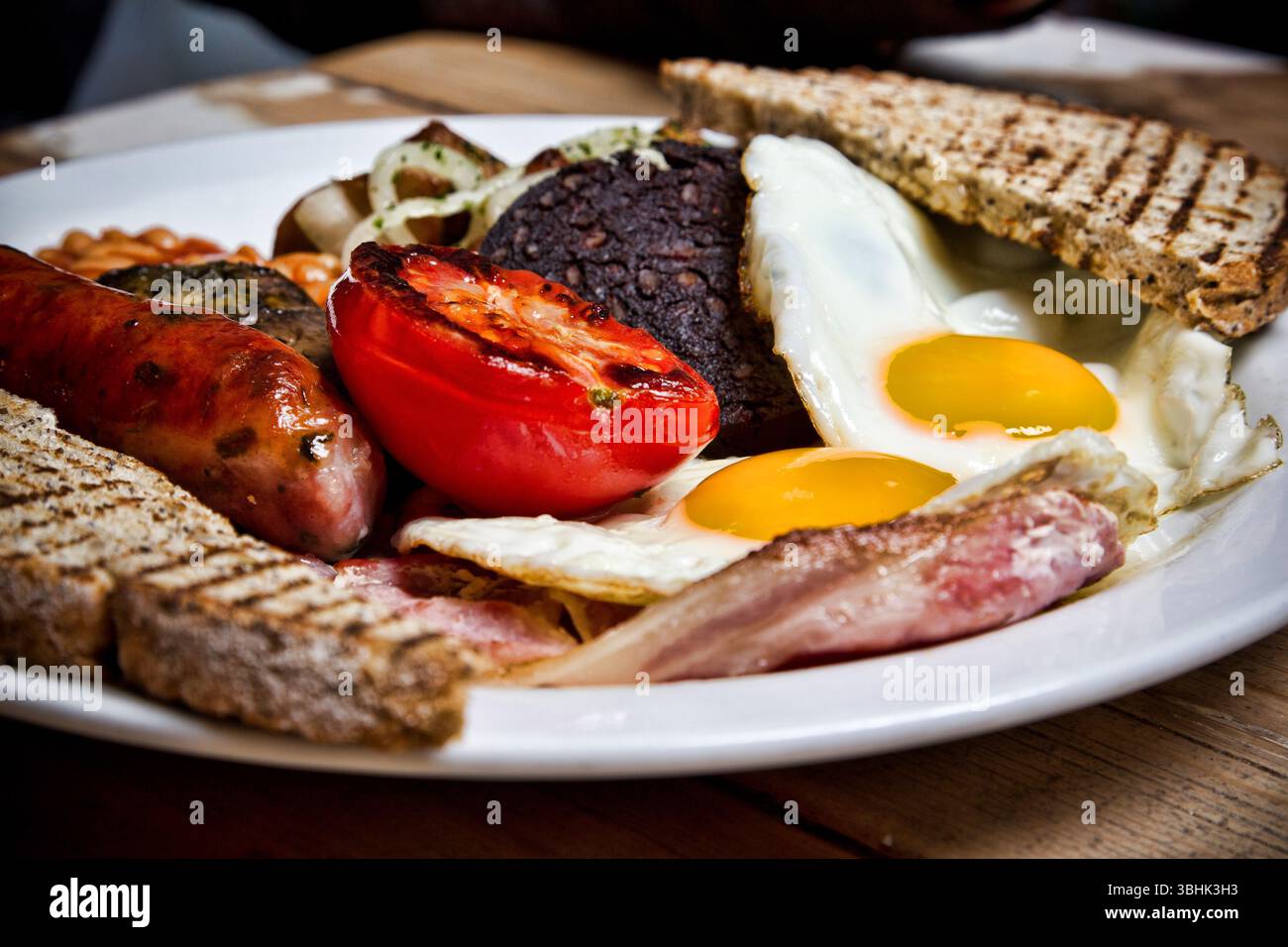 A classic Full English Breakfast served at The Breakfast Club Cafe in ...